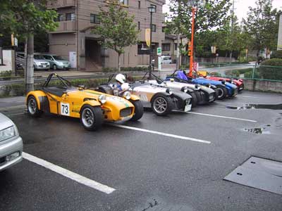 中は暖かくて急に睡魔が・・・それに前日から少々風邪ぎみで頭が痛い(；´Д`)